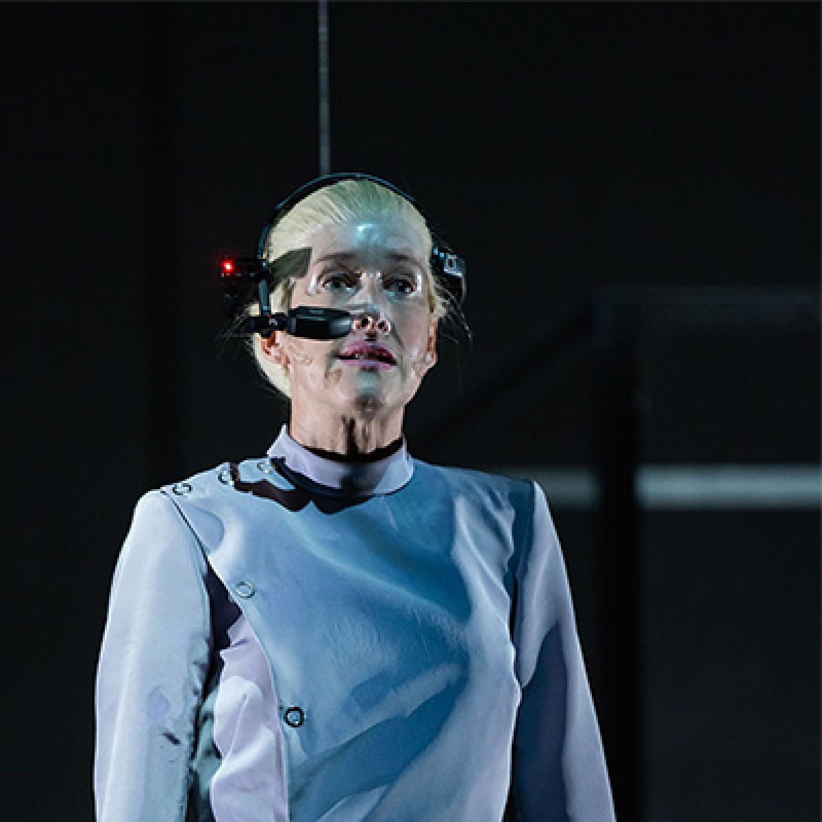 Große Bühne für RealWear Navigator am Burgtheater | Barcotec