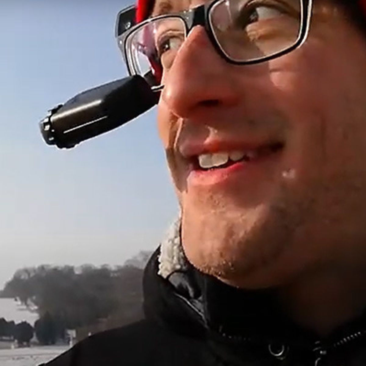 Head Mounted Tablet "HMT-1" in use at -11°C and wind
