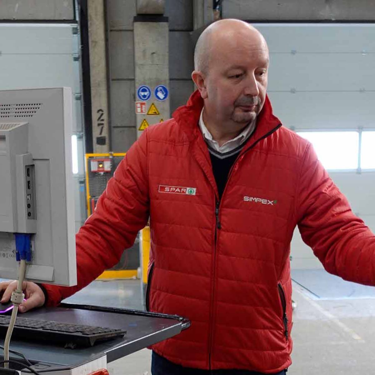 Our Customer: SIMPEX | Order picking with wearable scanners